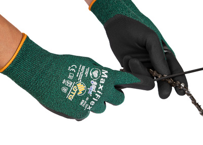 Discover ATG®'s Industry-Leading MaxiFlex® Glove Range